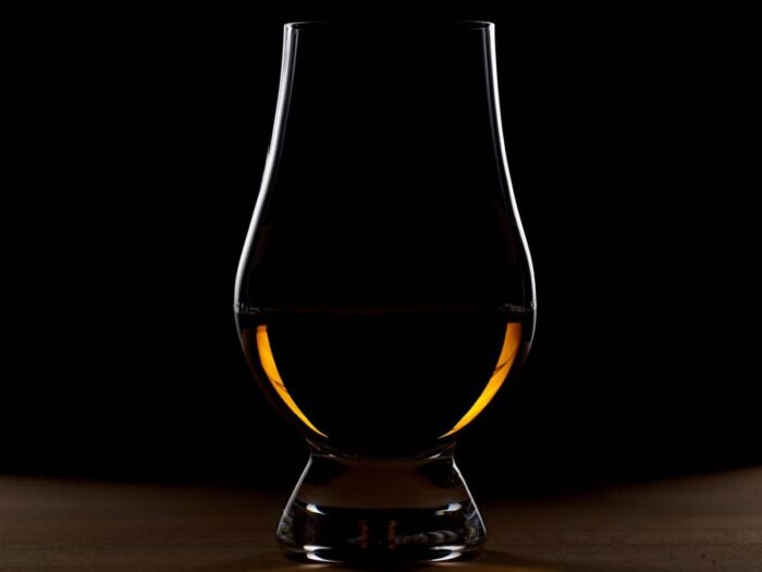 How To Drink Whiskey Properly For Beginners - WhiskyFlavour